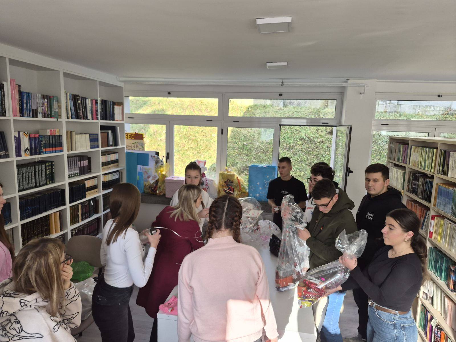 Slatkiši puni ljubavi za dječije osmijehe – www.ssskskola.edu.ba